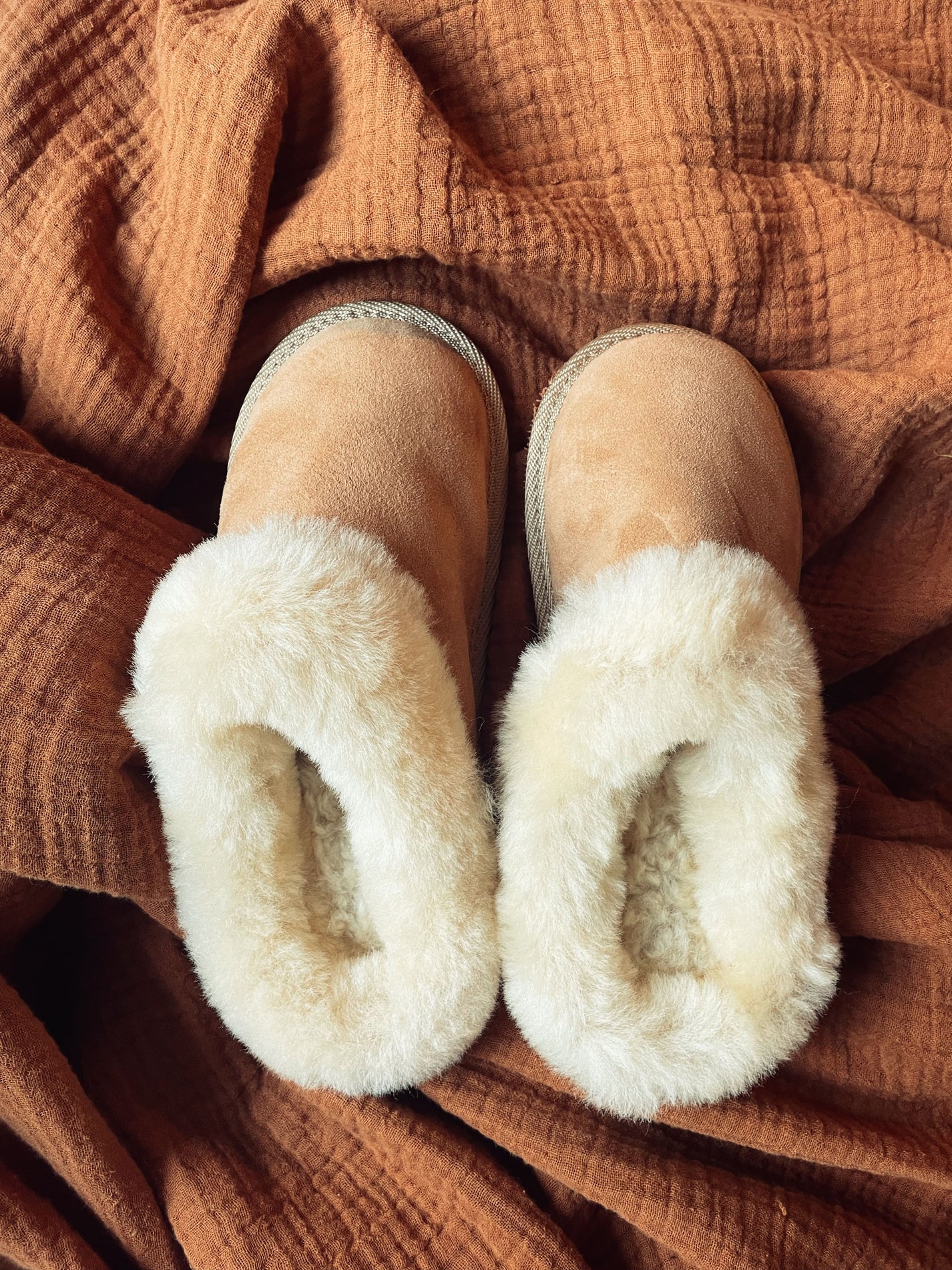 Chaussons moumoute | peau de mouton véritable | Made in Europe ...